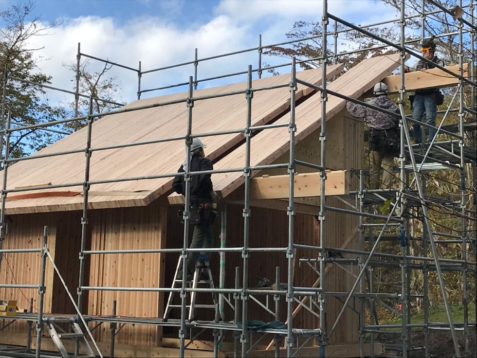 木ダボ接合積層材 DLT（Dowel Laminated Timber） | ハセマン